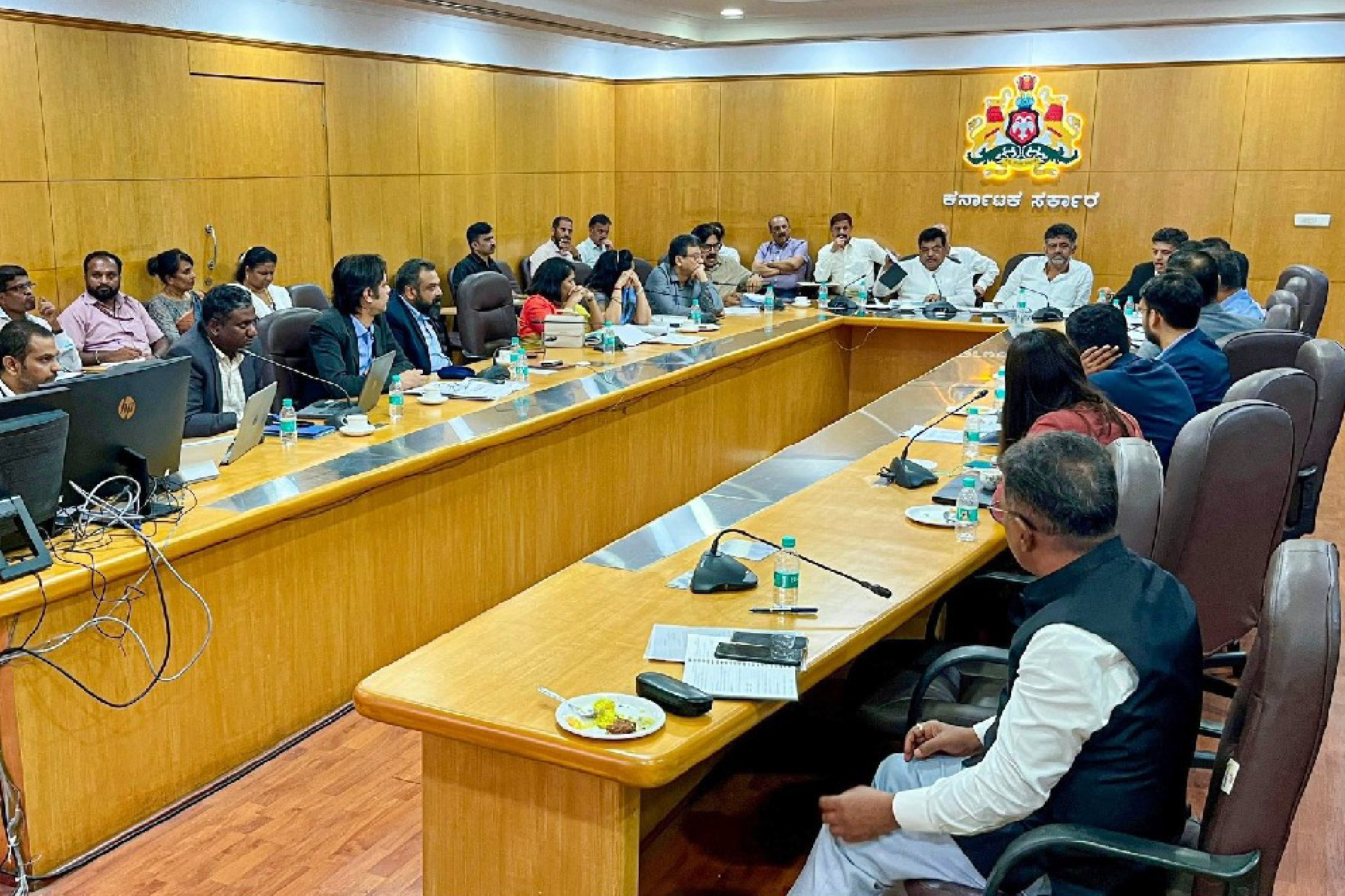 Who We Are – Ideck